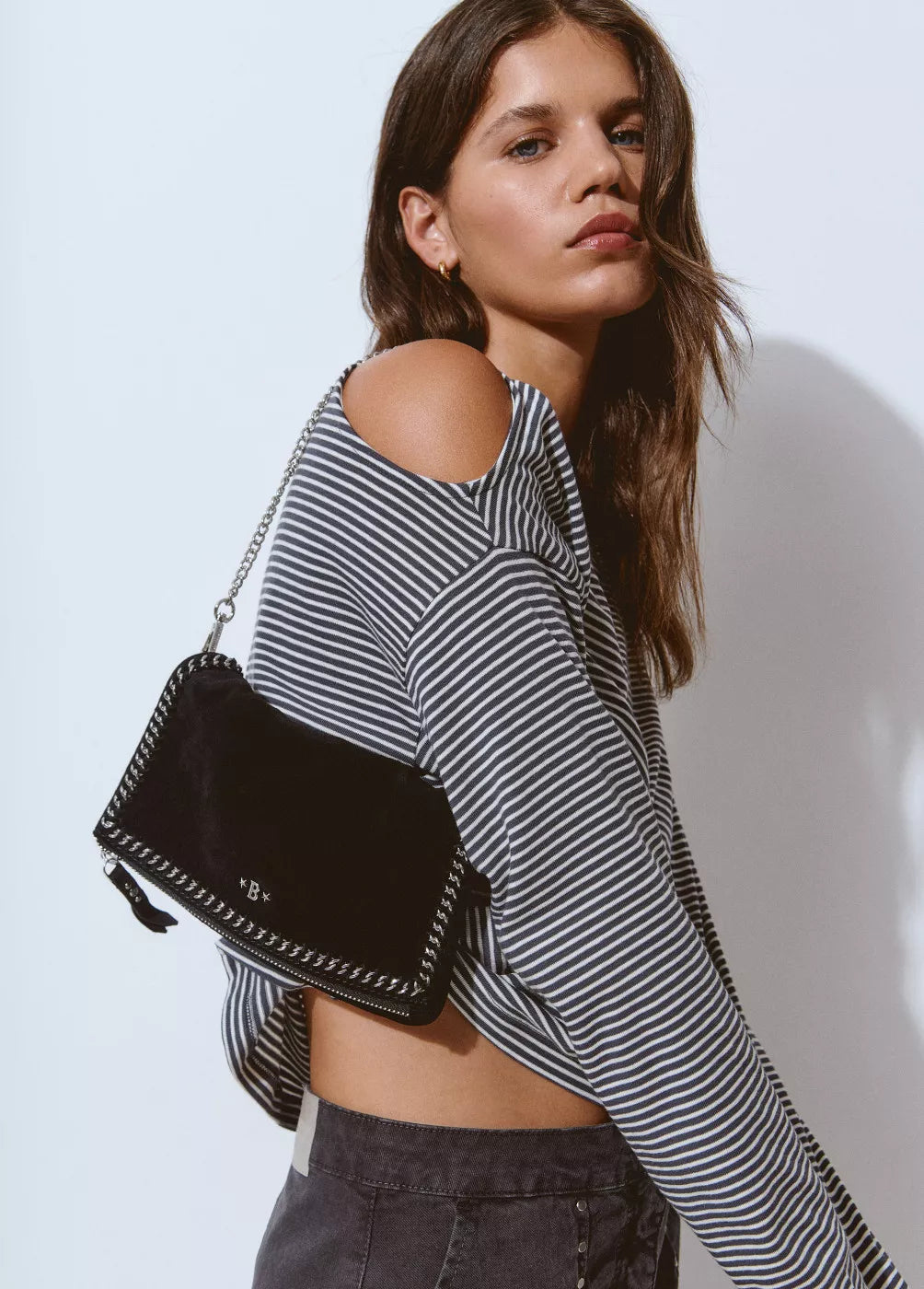 Brownie | Bolso piel solapa cadena Negro para chica. – The Style Rack