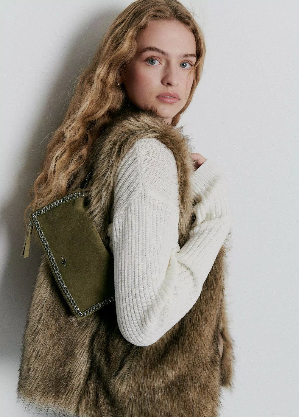 Brownie | Bolso solapa cadena piel Kaki para chica. – The Style Rack